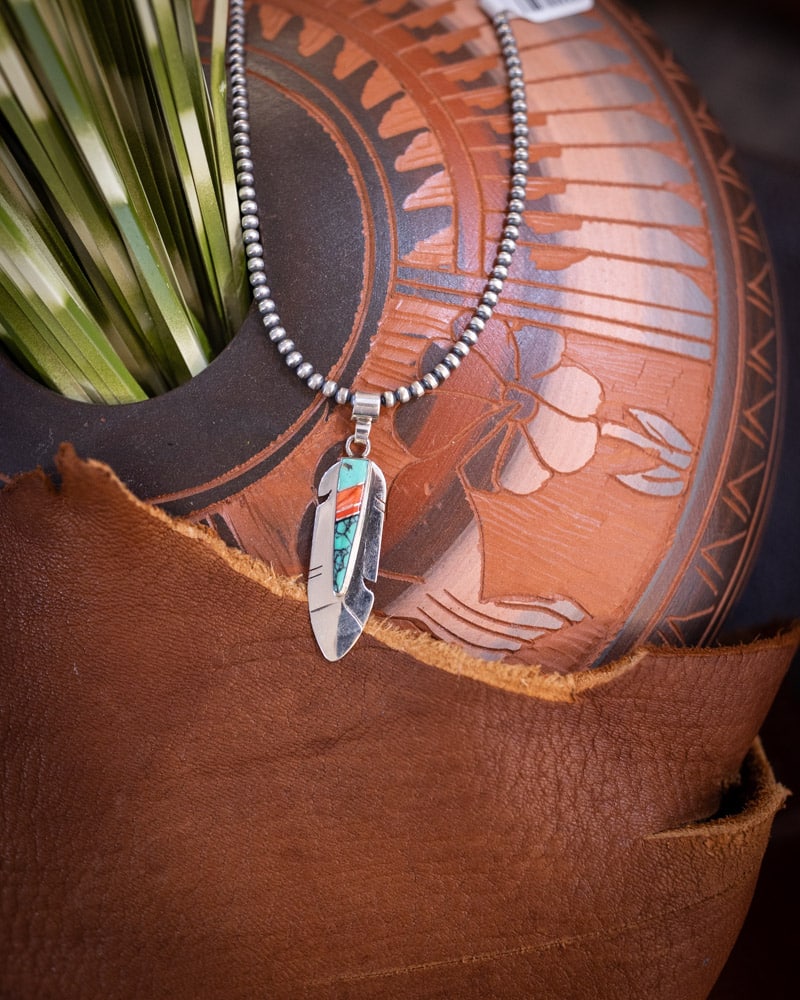 Spiny Oyster Pendant - Native American Turquoise Jewelry - Dakota Sky Stone