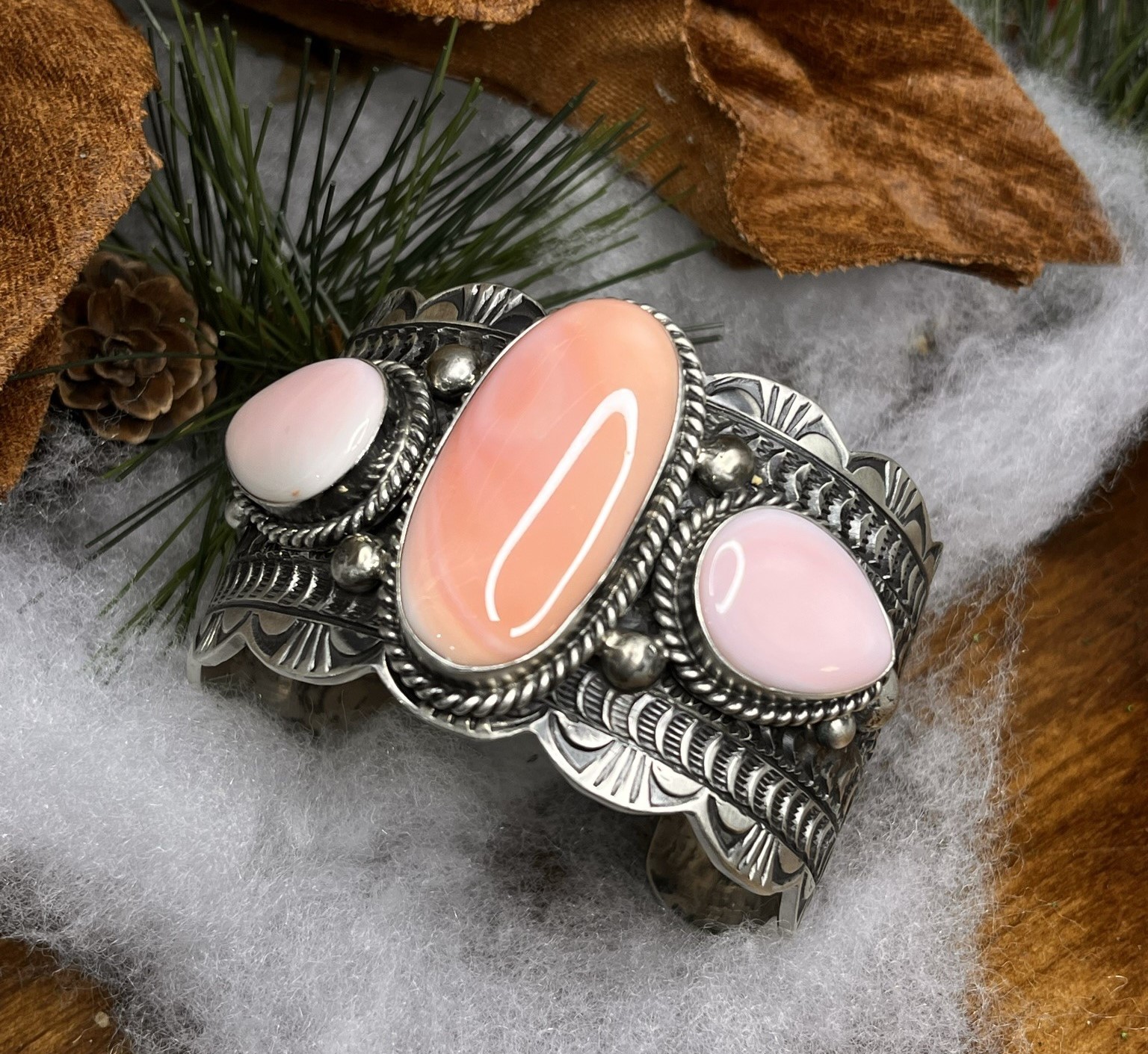Pink Conch Bracelet - Native American Turquoise Jewelry - Dakota Sky Stone