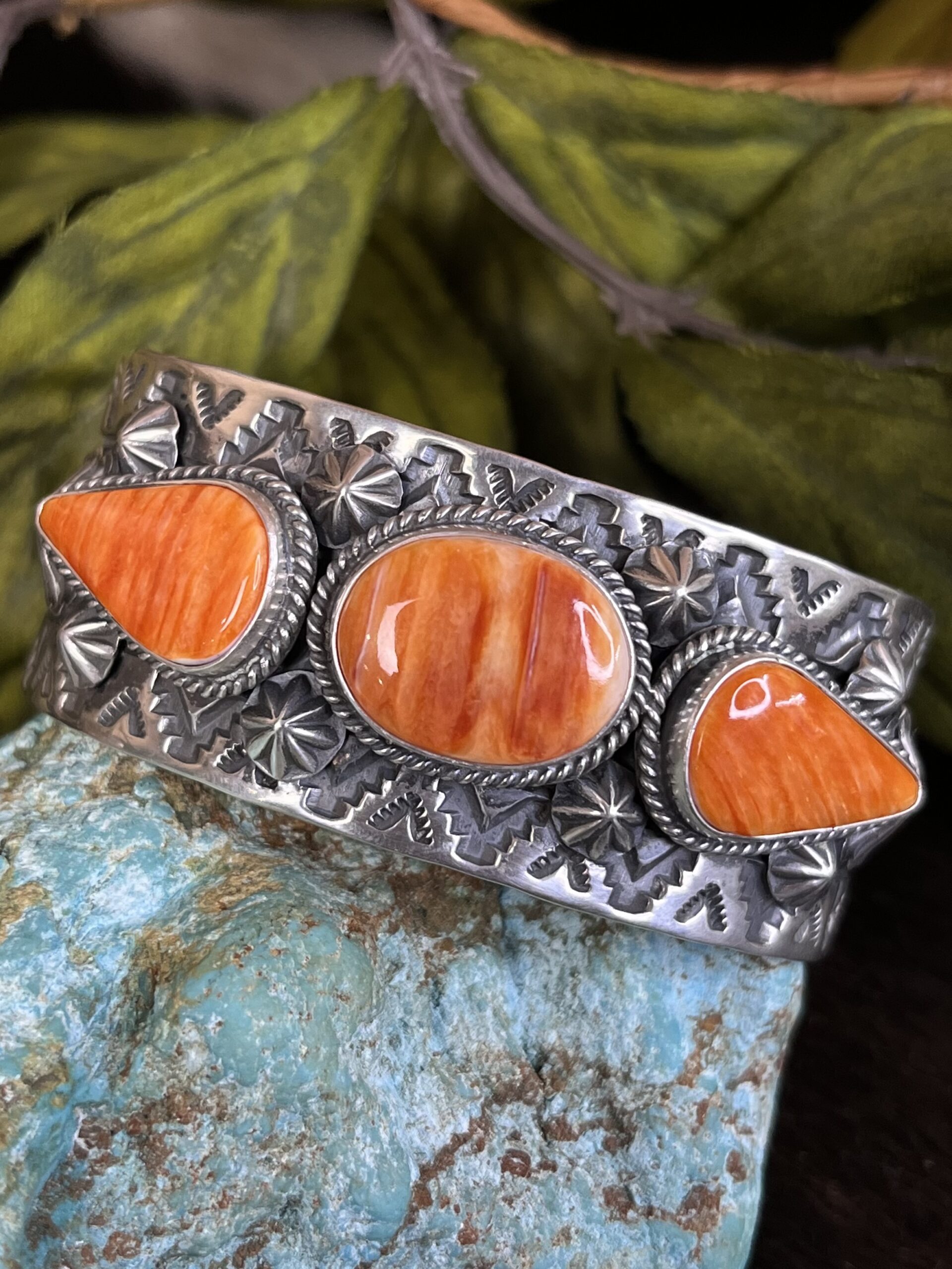 Spiny Oyster Bracelet - Native American Turquoise Jewelry - Dakota Sky ...