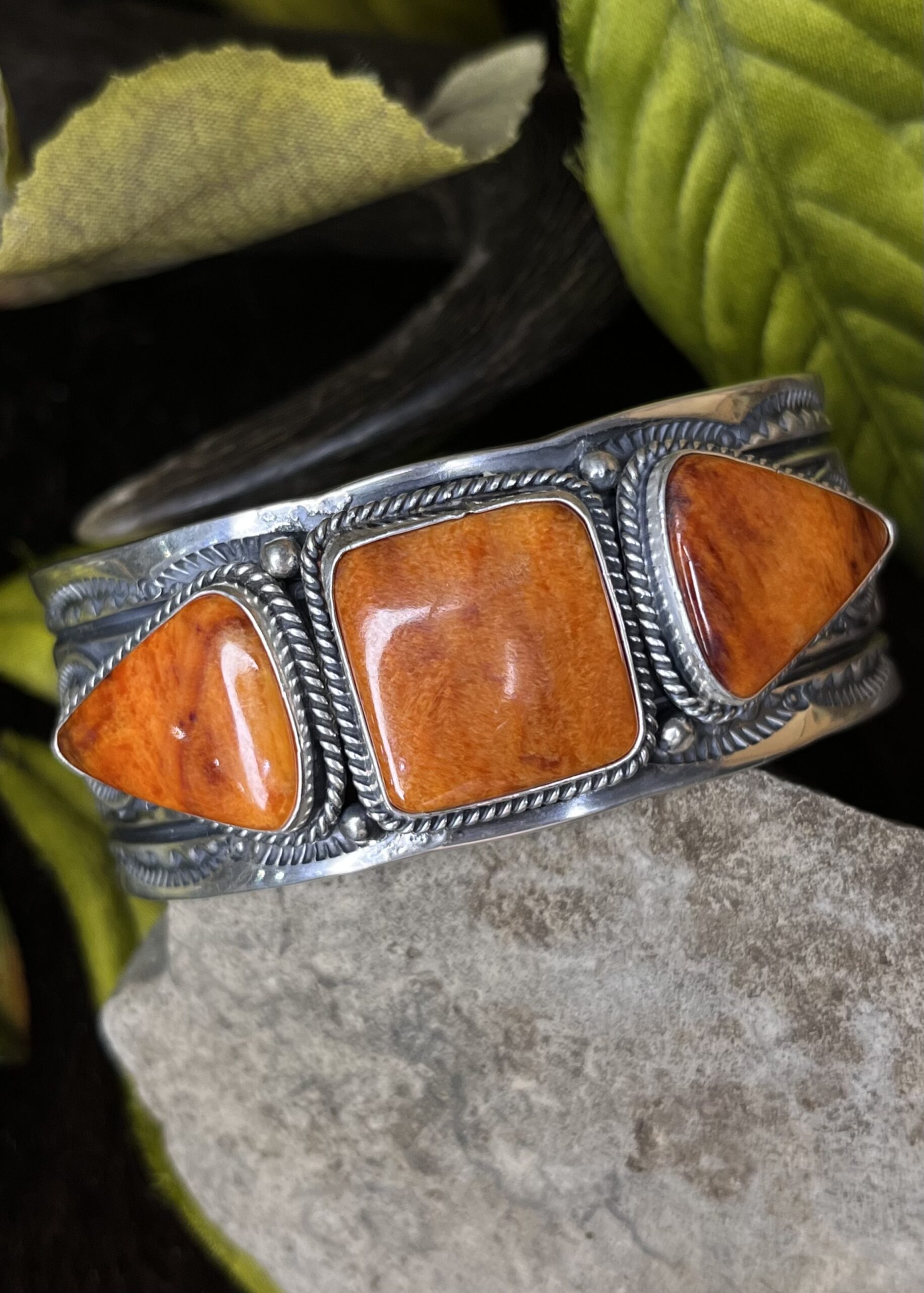 Spiny Oyster Bracelet - Native American Turquoise Jewelry - Dakota Sky ...