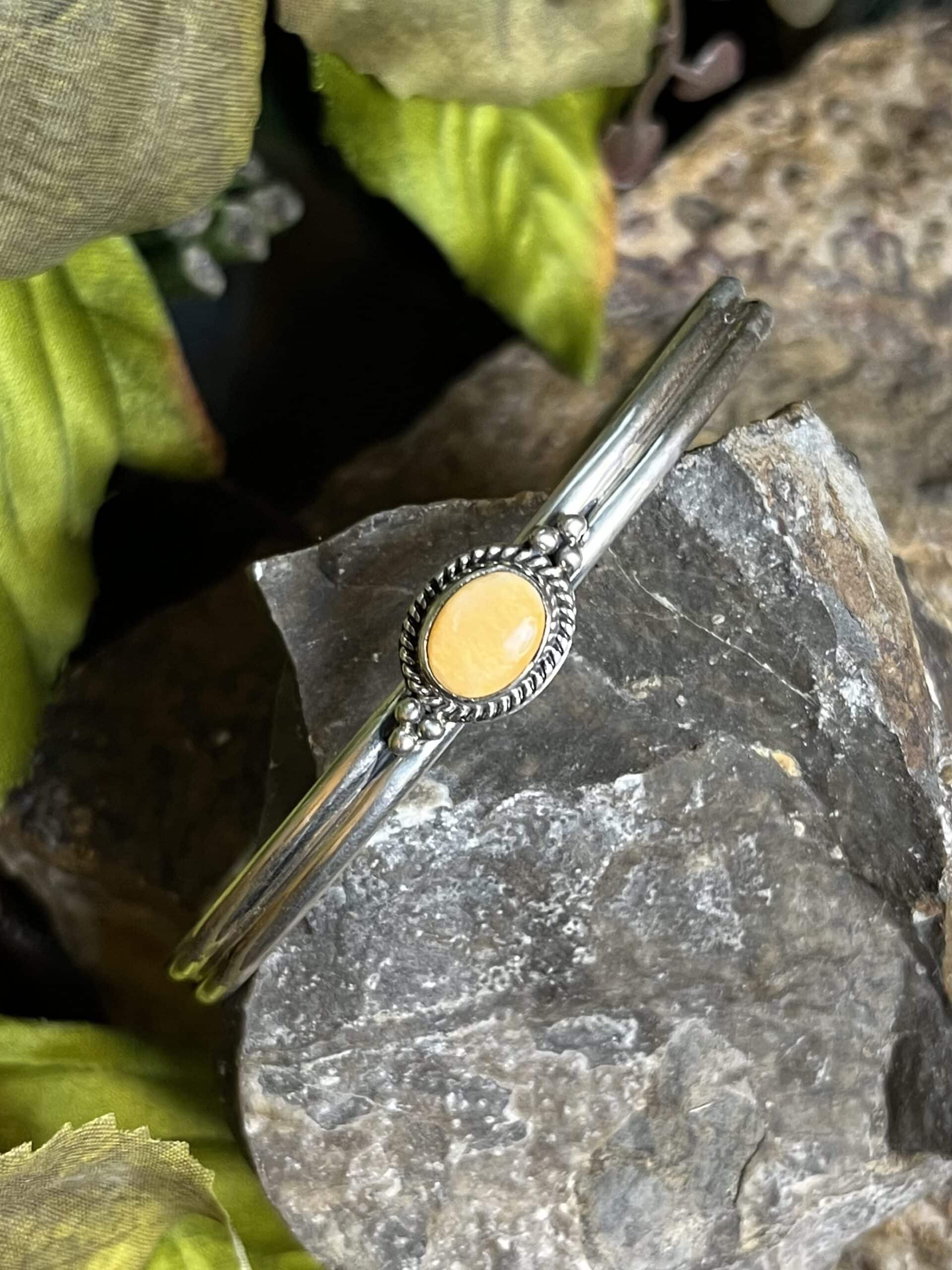 Spiny Oyster Bracelet - Native American Turquoise Jewelry - Dakota Sky ...